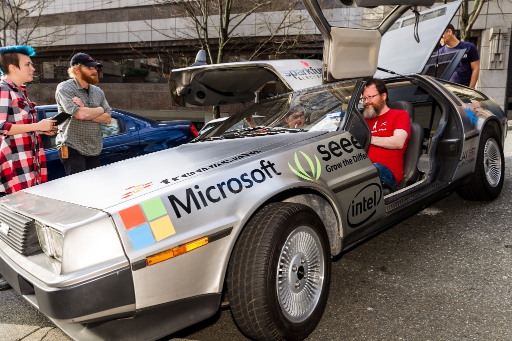 DeLorean Sponsorship Graphics | Vinyl Lab Wraps